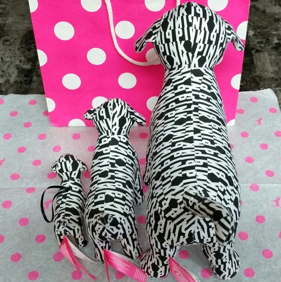 PINK Victoria's Secret | Other | Vs Pink Blackwhite Logo Dog Set Rare ...